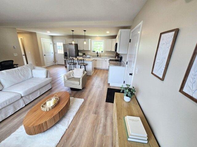 4 bedroom, Sanford ME 04073 105140003