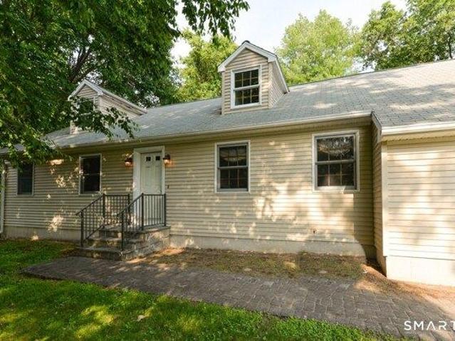 4 bedroom, Seymour CT 06483 104848411