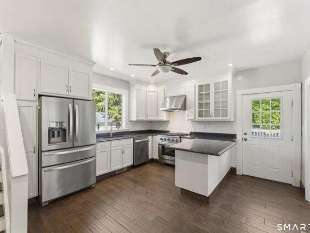 4 bedroom, Seymour CT 06483 105114058