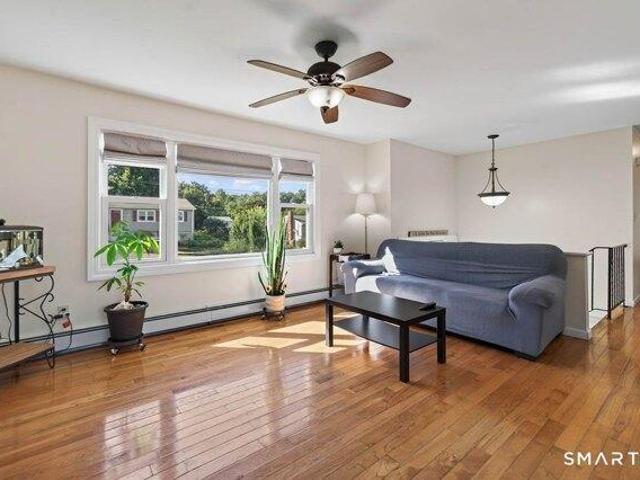 4 bedroom, Seymour CT 06483 105173313