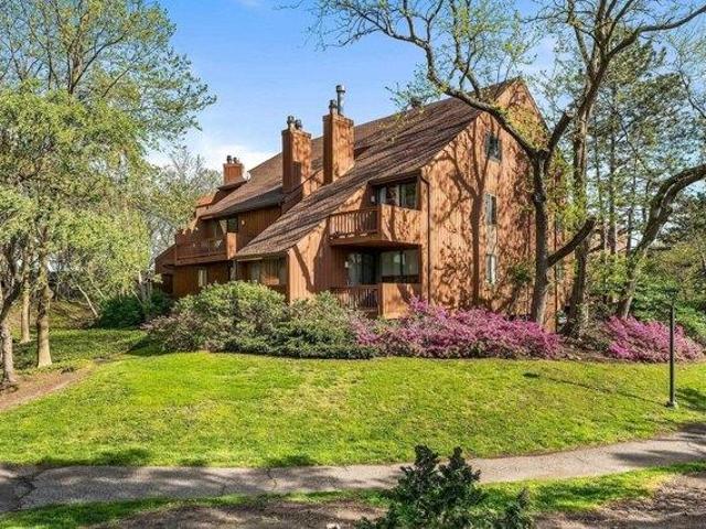 4 bedroom, Secaucus NJ 07094 104604217