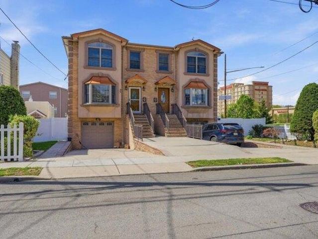 4 bedroom, Secaucus NJ 07094 102256492