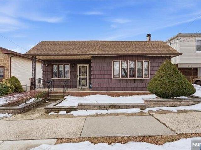 4 bedroom, Secaucus NJ 07094 LS102217507
