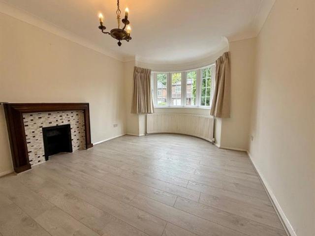4 Bedroom Semi Detached To Let