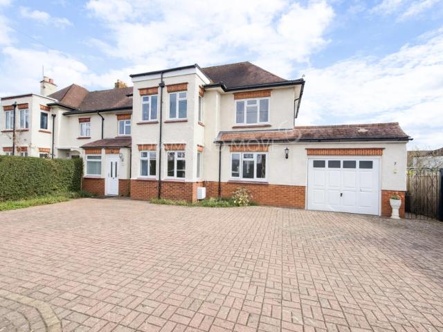 4 Bedroom Semi Detached To Rent £2,500 pcm