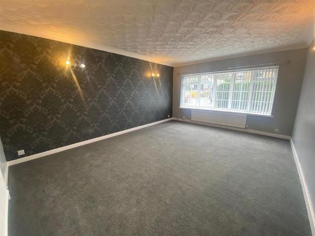 4 bedroom semi detached bungalow to rent