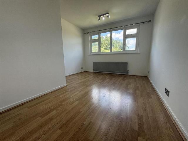 4 bedroom semi detached bungalow to rent