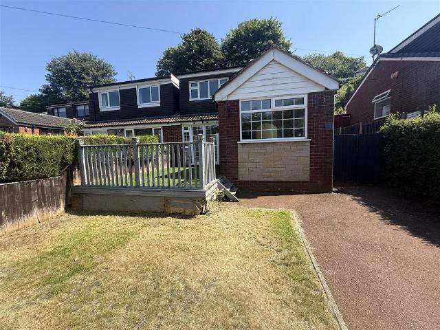 4 bedroom semi detached bungalow to rent