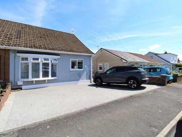 4 bedroom semi detached bungalow for sale