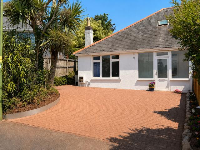 4 bedroom semi detached bungalow for sale