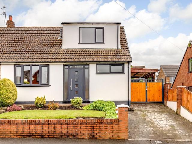 4 bedroom semi detached bungalow for sale