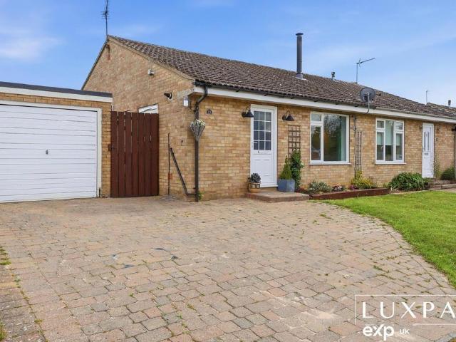 4 bedroom semi detached bungalow for sale