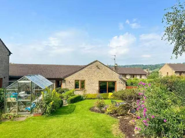 4 bedroom semi detached bungalow for sale in Banklands Avenue.