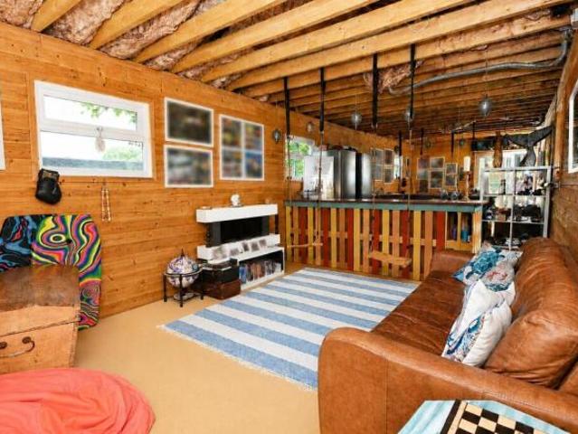 4 bedroom semi detached bungalow for sale in Buckskin Lane, Basingstoke, RG22