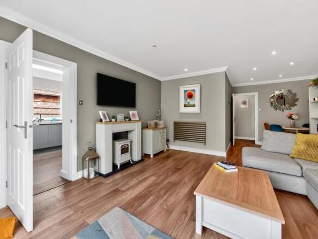 4 bedroom semi detached bungalow for sale in Elmpark Vale, York, YO31