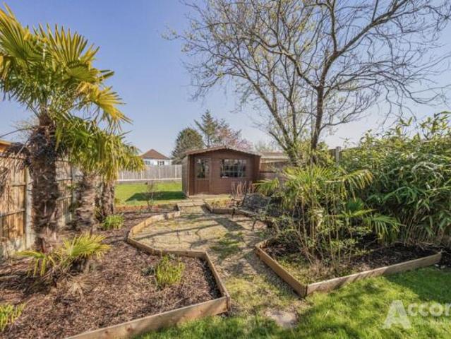 4 bedroom semi detached bungalow for sale in Pettits Lane North, Romford, RM1