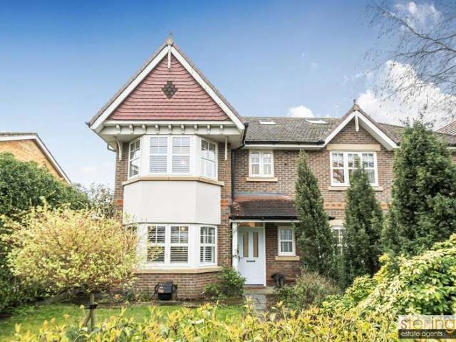 4 Bedroom Semi Detached House