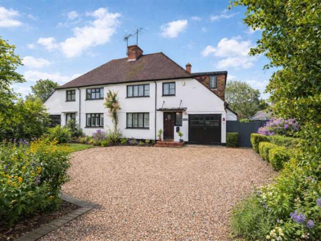 4 Bedroom Semi Detached House