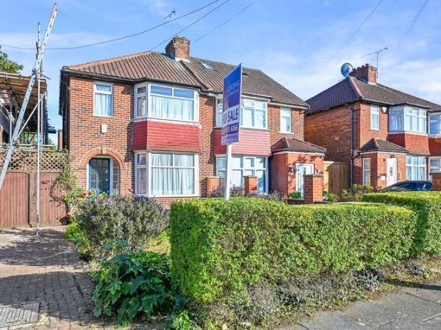 4 Bedroom Semi Detached House