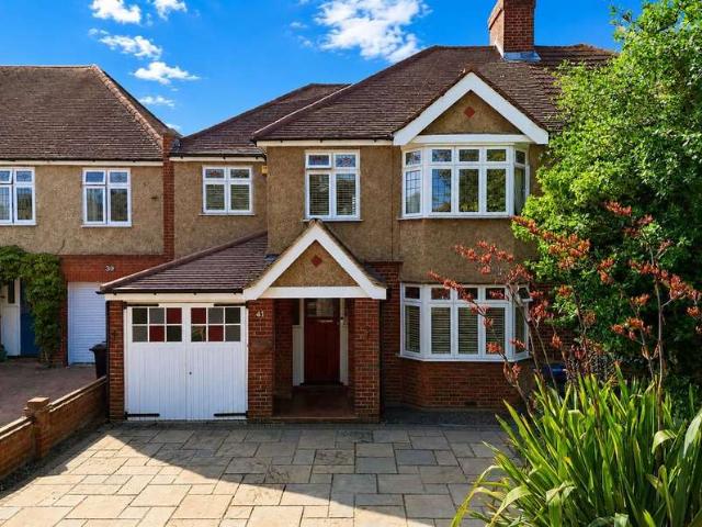 4 Bedroom Semi Detached House