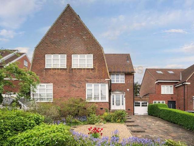 4 Bedroom Semi Detached House