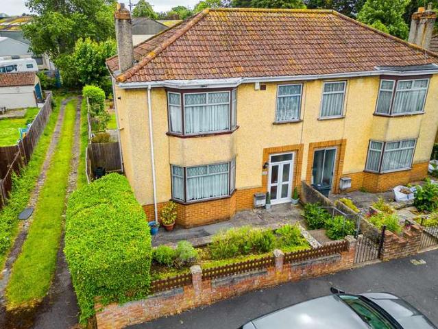 4 Bedroom Semi Detached House