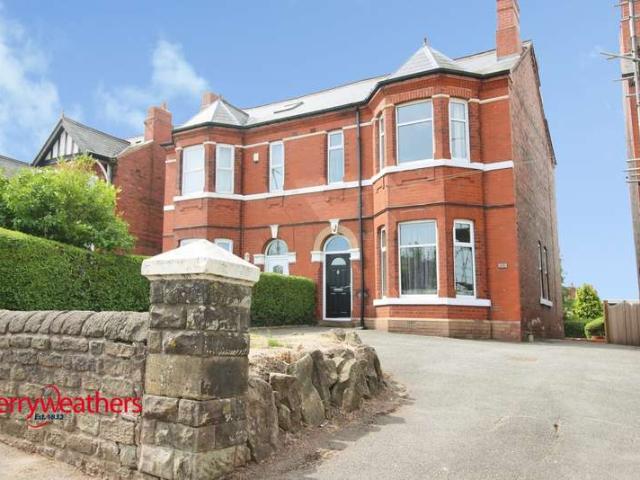 4 Bedroom Semi Detached House