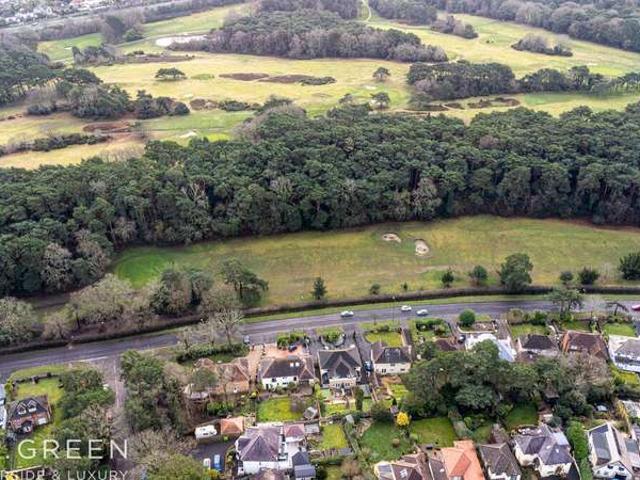 4 Bedroom Semi Detached House