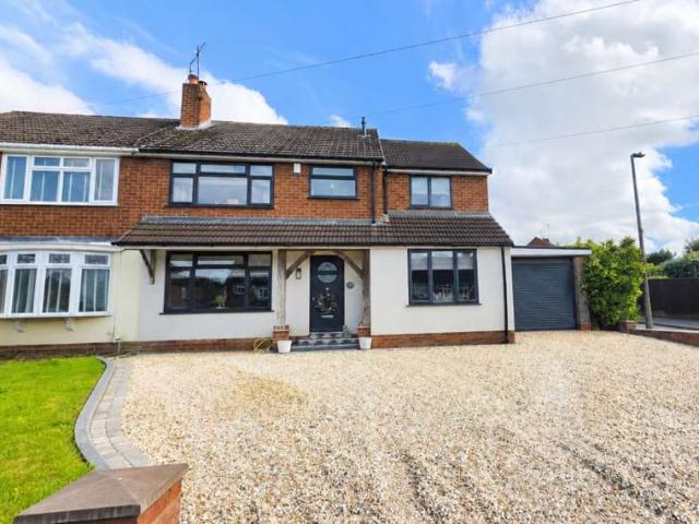 4 Bedroom Semi Detached House