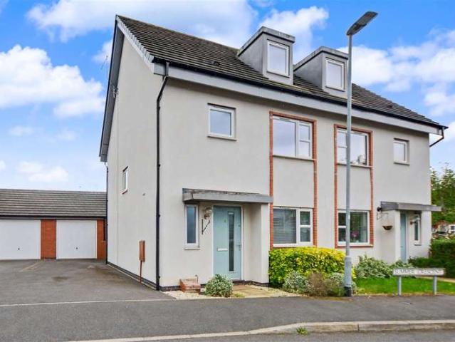 4 Bedroom Semi Detached House