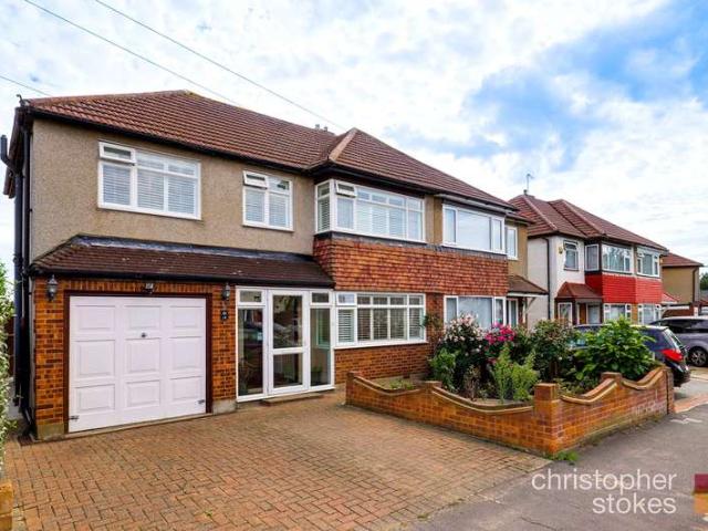 4 Bedroom Semi Detached House