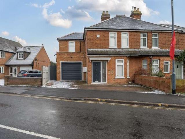 4 Bedroom Semi Detached House