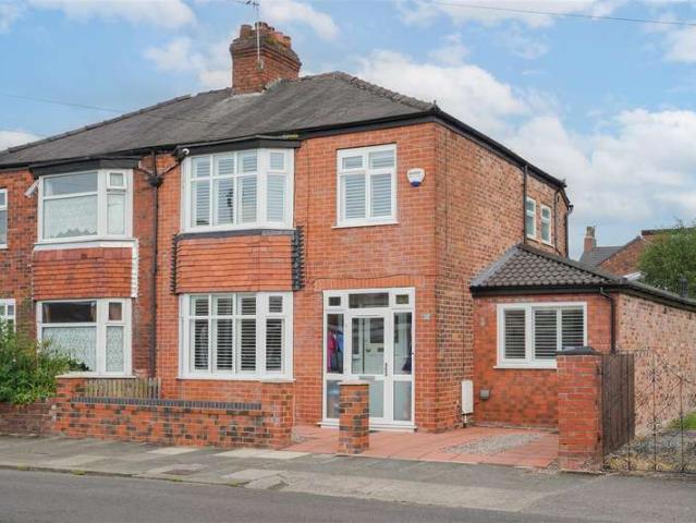 4 Bedroom Semi Detached House