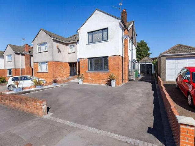 4 Bedroom Semi Detached House