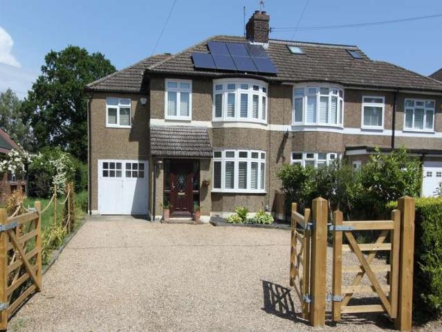 4 Bedroom Semi Detached House