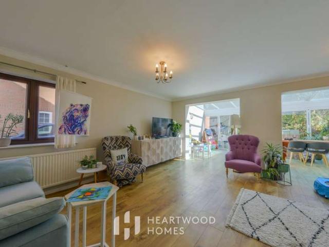 4 Bedroom Semi Detached House