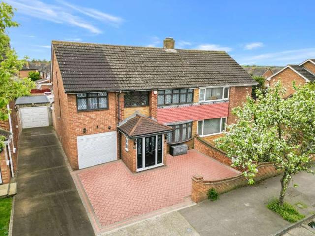 4 Bedroom Semi Detached House