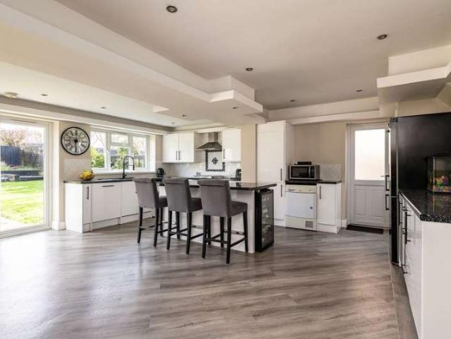 4 Bedroom Semi Detached House