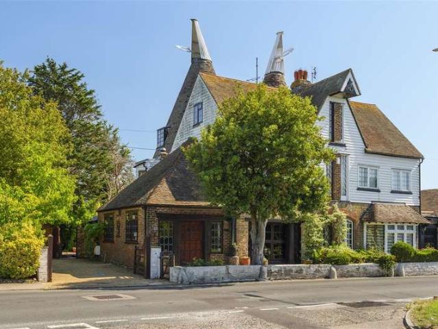 4 Bedroom Semi Detached House