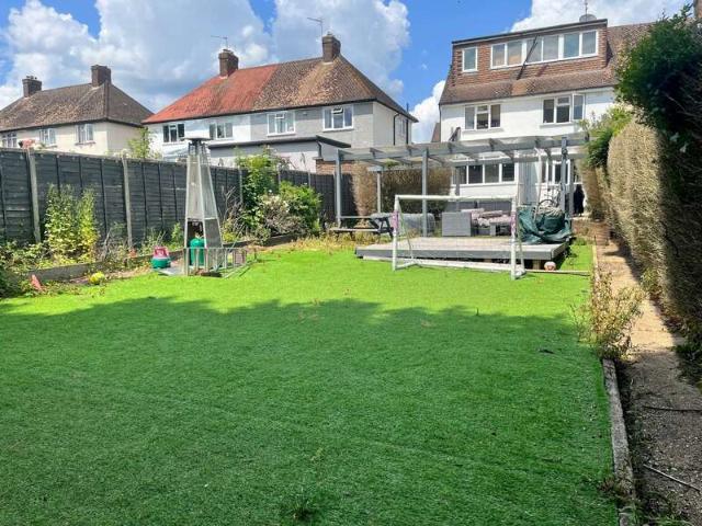 4 Bedroom Semi Detached House