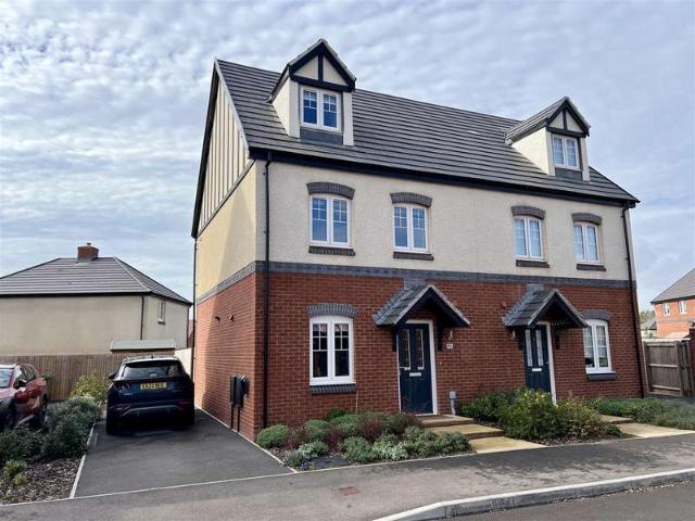4 Bedroom Semi Detached House