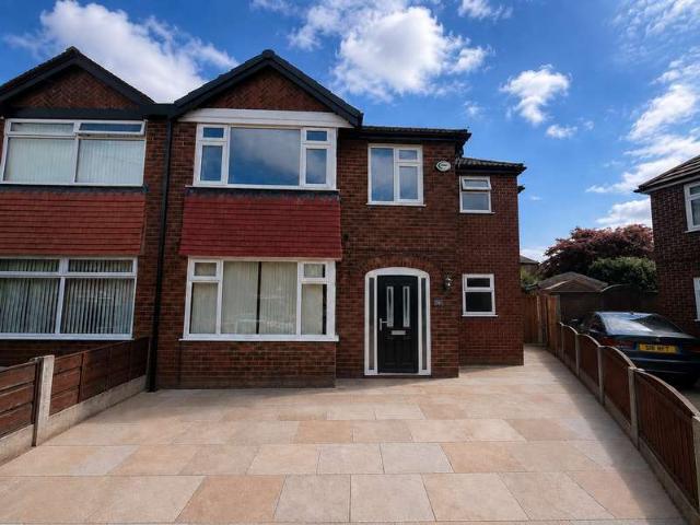 4 Bedroom Semi Detached House