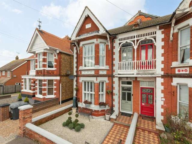 4 Bedroom Semi Detached House