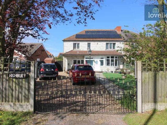 4 Bedroom Semi Detached House
