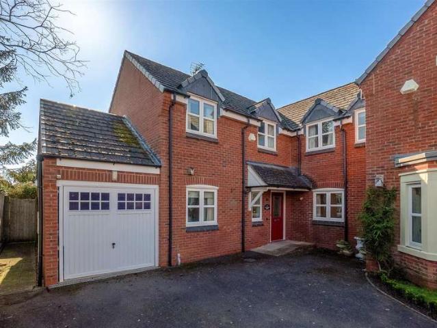 4 Bedroom Semi Detached House