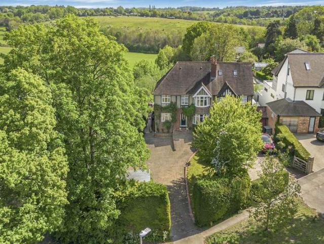 4 Bedroom Semi Detached House