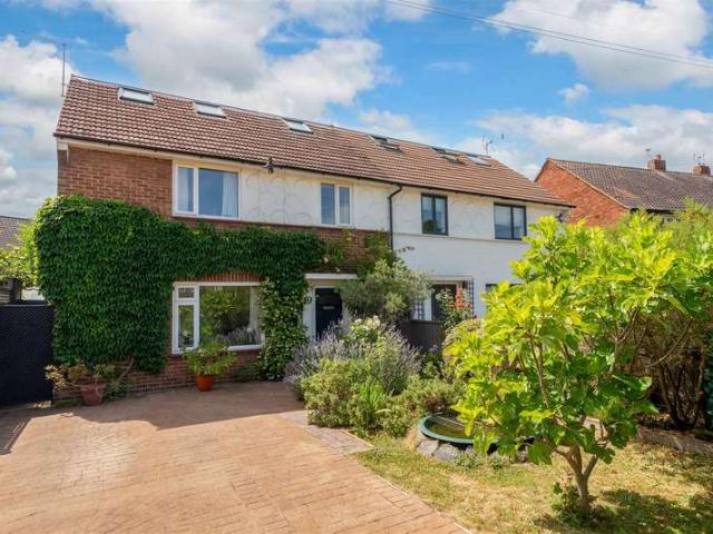 4 Bedroom Semi Detached House