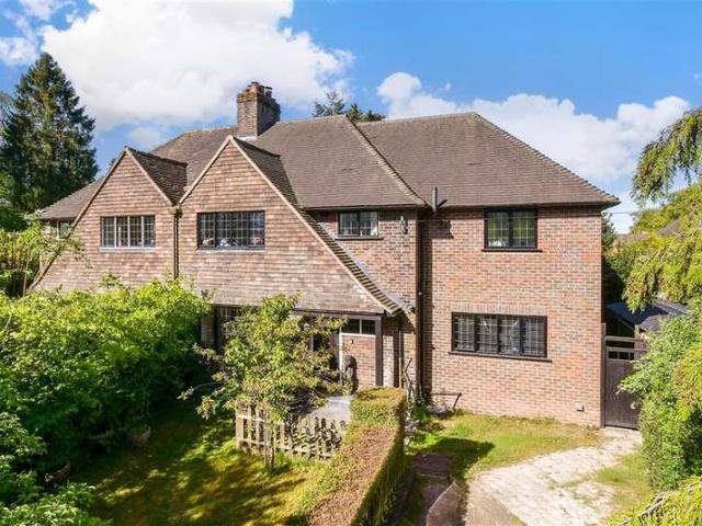 4 Bedroom Semi Detached House