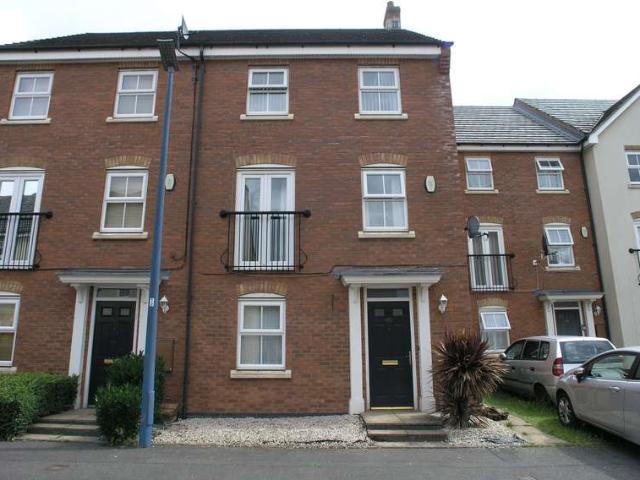 4 Bedroom Semi Detached House