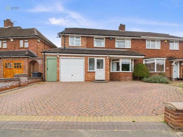 4 Bedroom Semi Detached House
